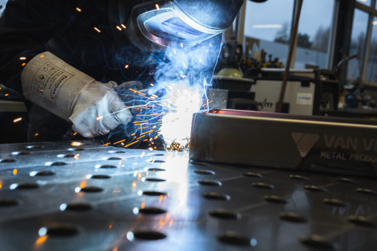 Metaal lassen en een overzicht van veelgebruikte technieken